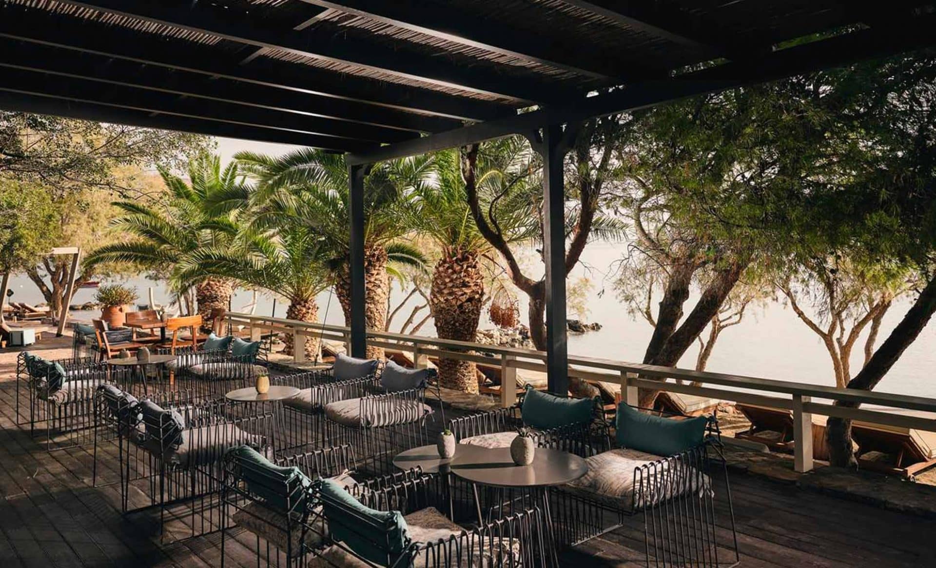 Luxury Resort Villas - The Best Of Both Worlds - Luxury Worldwide ...
